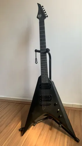 "guitarras flying v" no Brasil