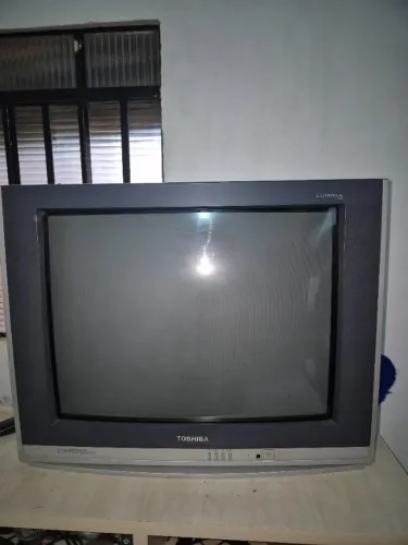 "tv de tubo" - TVs no Brasil