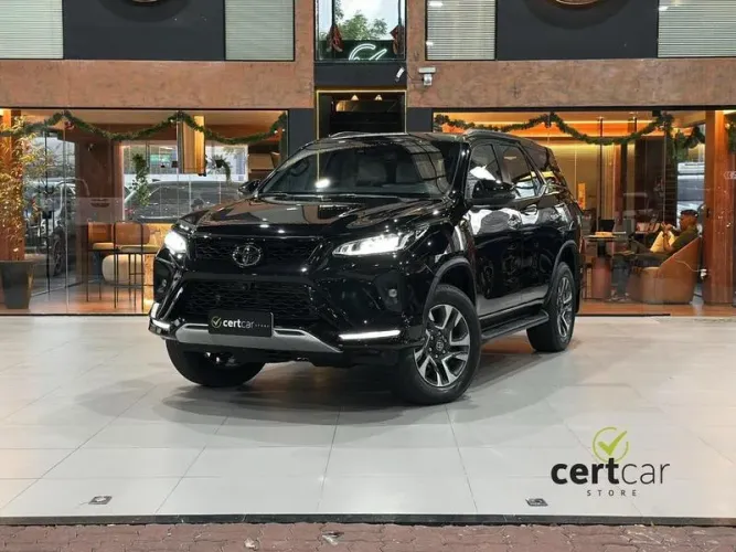 Toyota Hilux SW4 Diamond 2.8 TB 4X4 Die. Aut. Usados e Novos