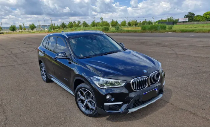 BMW X1 Sdrive 20I X-line 2.0 TB Active Flex 2017 Usados e Novos