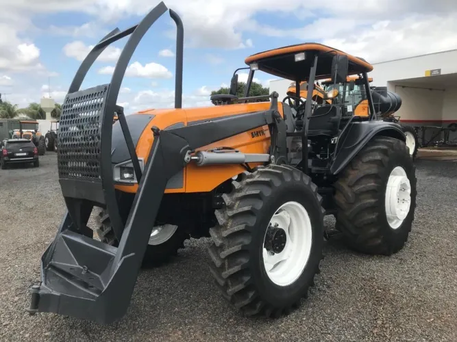 "trator com concha" - Tratores e máquinas agrícolas no Brasil