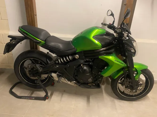 Motos Kawasaki ER-6N 650cc no Brasil