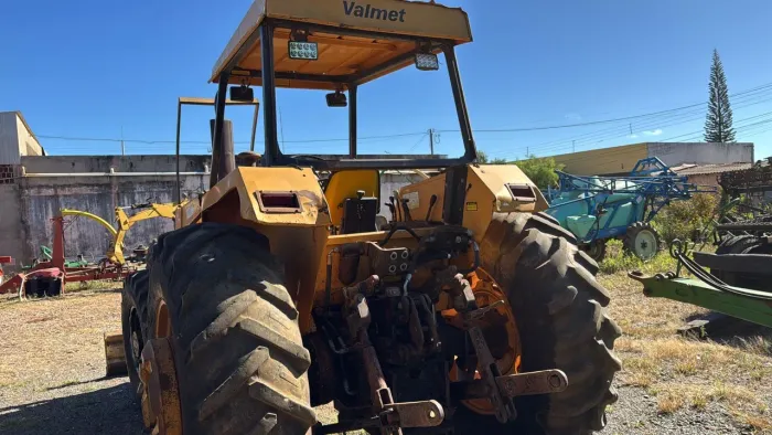 "trator com concha" - Tratores e máquinas agrícolas no Brasil