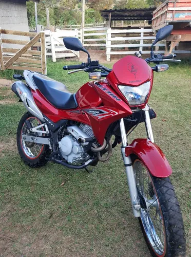 Motos Honda NX 400i Falcon no Brasil