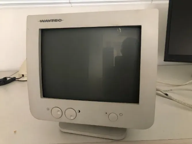 "monitor antigo" no Brasil