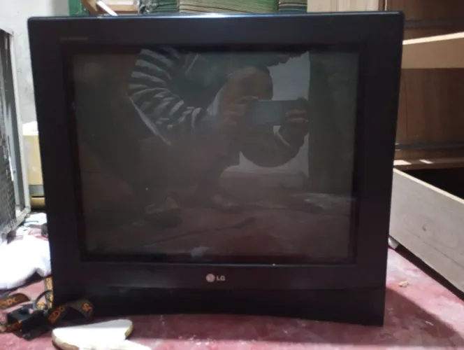 "tv de tubo" - TVs no Brasil