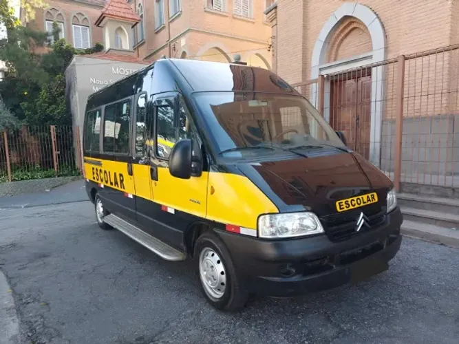 "carro escolar" no Brasil
