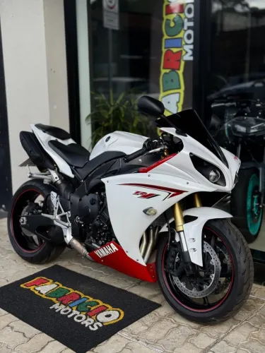 Motos Yamaha YZF R-1 1000 no Brasil