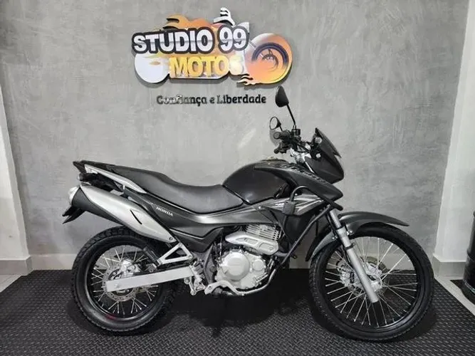 Motos Honda NX 400i Falcon no Brasil