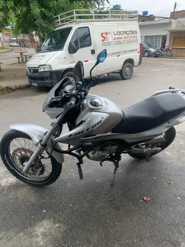 Motos Honda NX 400i Falcon no Brasil