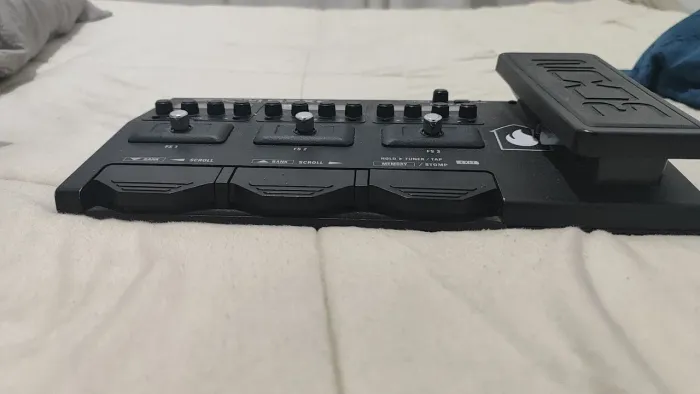 "pedaleira" - Instrumentos musicais no Brasil