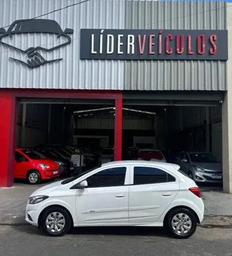 Chevrolet Onix Hatch LT 1.0 8V Flex Mec. 4P Usados e Novos - Montes ...