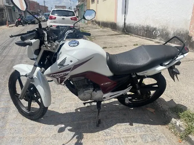 "moto estradeira" no Brasil
