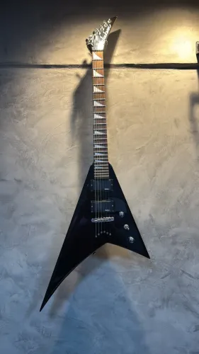 "guitarras flying v" - Instrumentos musicais no Brasil