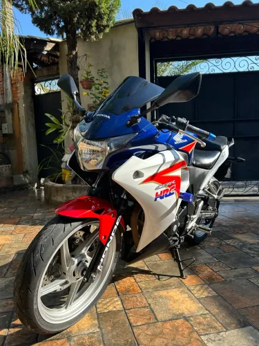 Motos Honda CBR 250r no Brasil