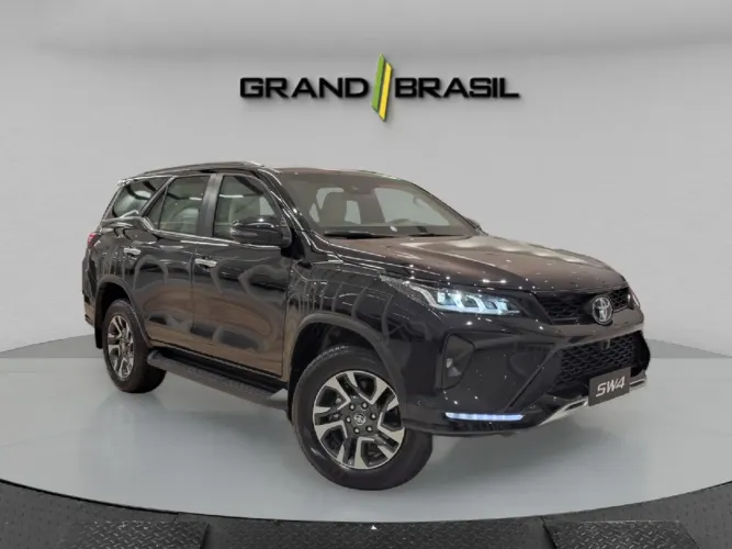 Toyota Hilux SW4 Diamond 2.8 TB 4X4 Die. Aut. Usados e Novos