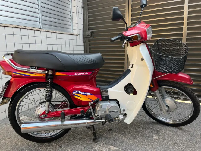 Motos Honda C 100 Dream no Brasil