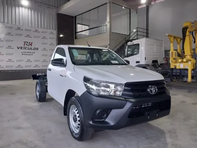 Toyota Hilux Chassi 4X4 2.8 TDI Diesel Mec. Usados e Novos