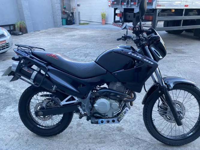 Motos Honda NX 4 Falcon 400 no Brasil