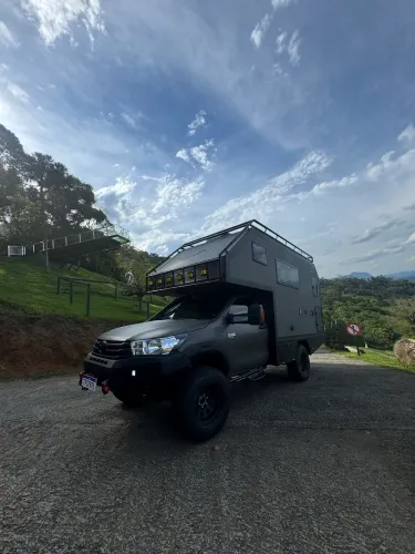 Toyota Hilux Chassi 4X4 2.8 TDI Diesel Mec. Usados e Novos