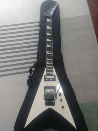 "jackson flying v" no Brasil