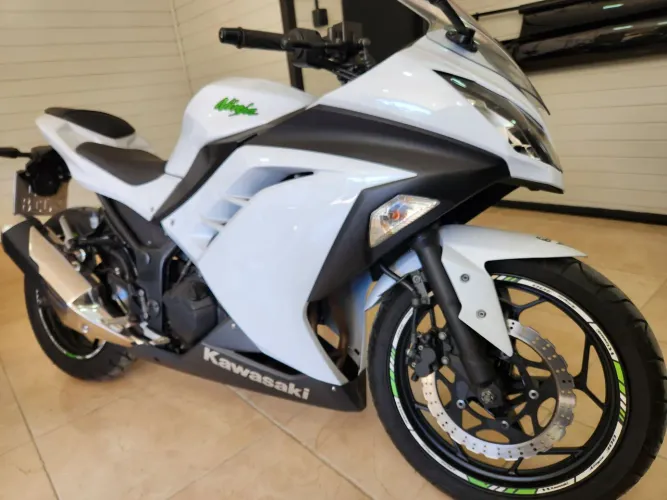 Motos Kawasaki Ninja 300 no Brasil