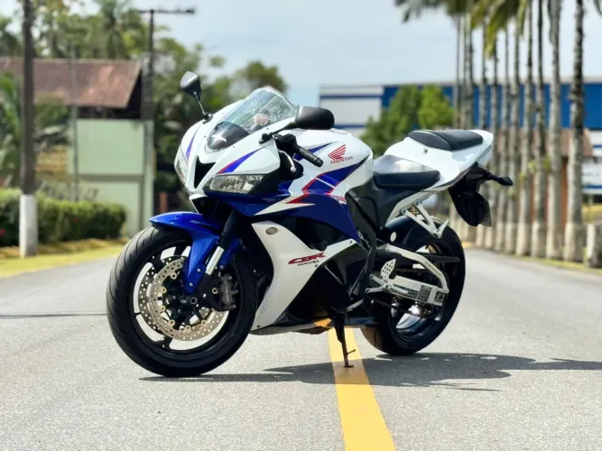 Motos Honda CBR 600 RR no Brasil