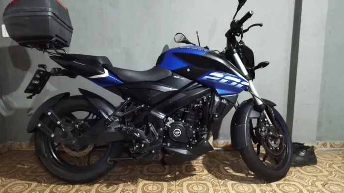 Motos Bajaj Dominar 200 no Brasil