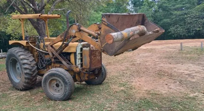 "trator com concha" - Tratores e máquinas agrícolas no Brasil