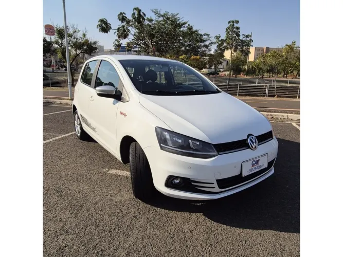 Volkswagen Fox Rock IN RIO 1.6 MI Total Flex 8V 5P Usados e Novos