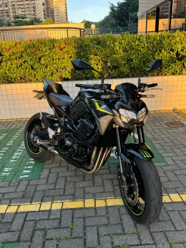 Motos Kawasaki Z 900 no Brasil