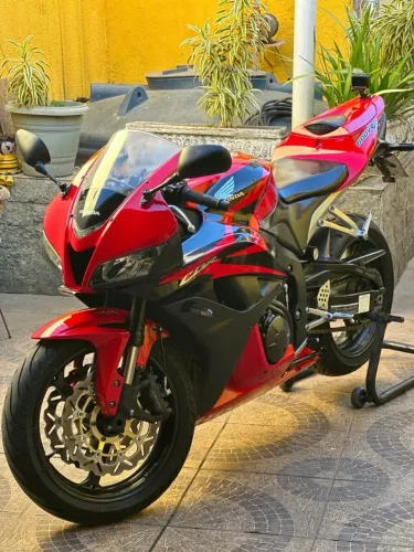 Motos Honda CBR 600 RR no Brasil