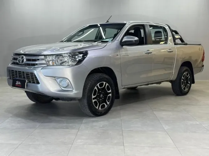 Toyota Hilux CD 4X4 2.8 Diesel Mec. Usados e Novos