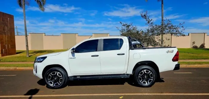 Toyota Hilux Chassi 4X4 2.8 TDI Diesel Mec. Usados e Novos