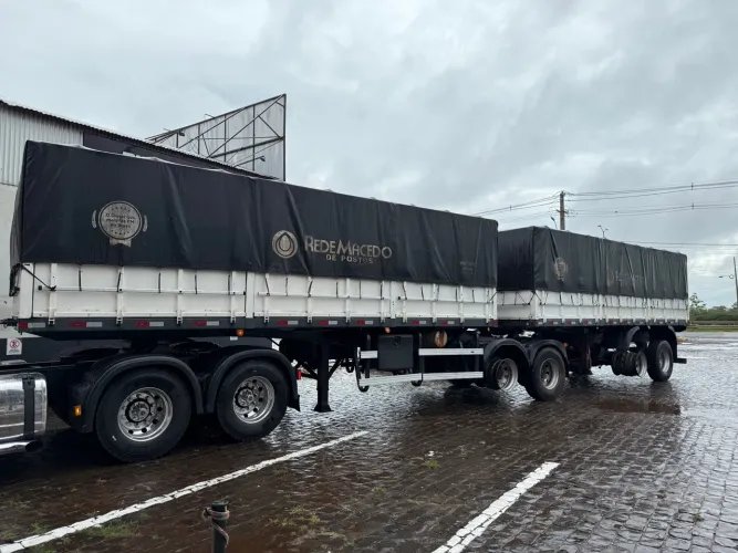 "bi trem graneleiro" - Caminhões no Brasil