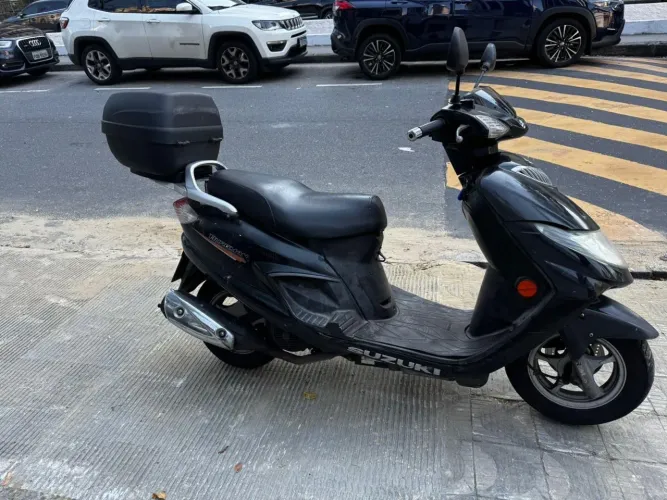 Motos Suzuki Burgman 400 no Brasil