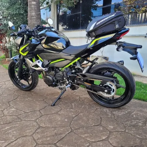 Motos Kawasaki Z 400 no Brasil