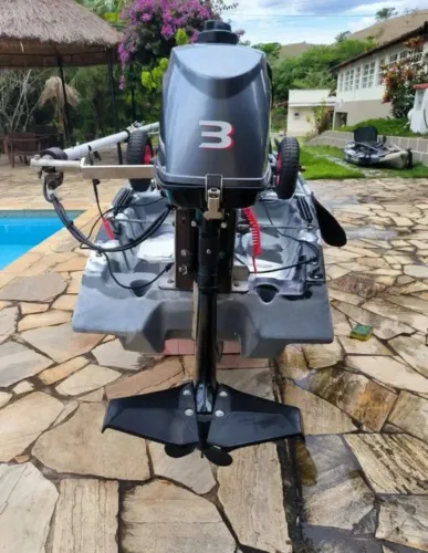 "caiaques com motor" no Brasil