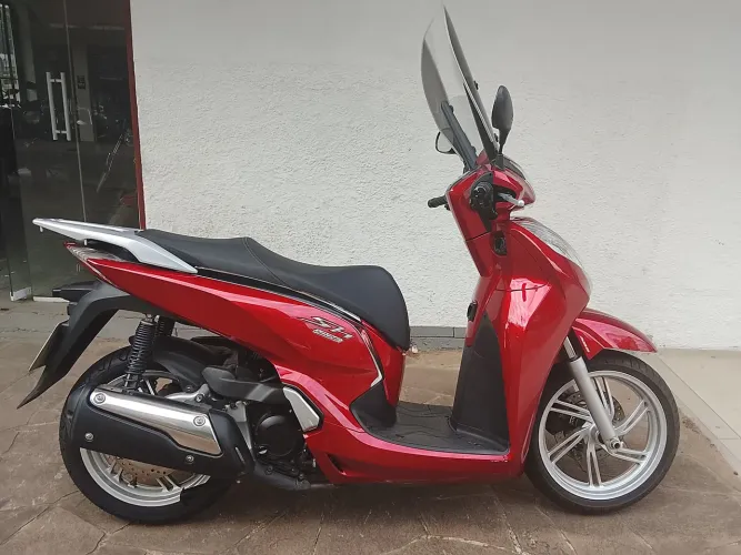 Motos Honda SH 300i no Brasil