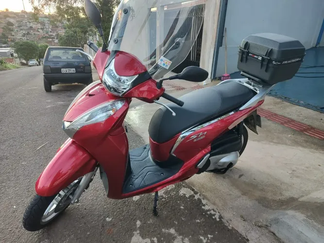 Motos Honda SH 300i no Brasil