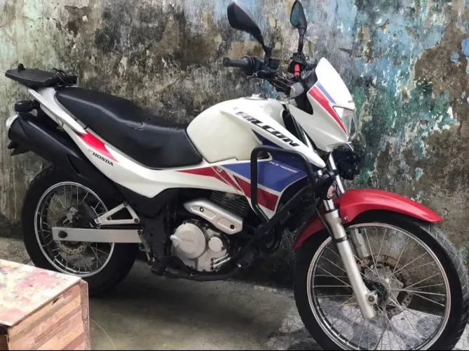 Motos Honda NX 400i Falcon no Brasil