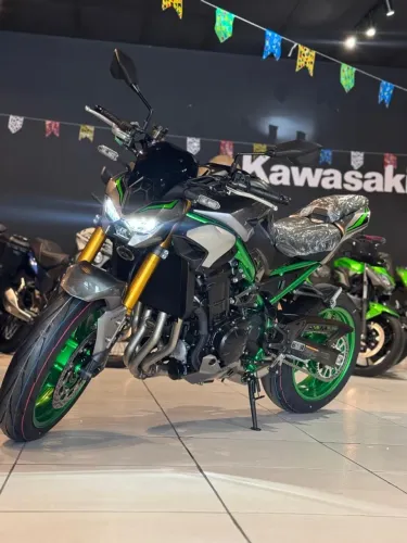 Motos Kawasaki Z 900 R Edition no Brasil
