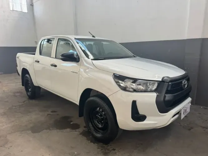 Toyota Hilux CD 4X4 2.8 Diesel Mec. Usados e Novos