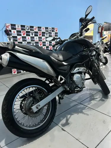 Motos Honda NX 400i Falcon no Brasil