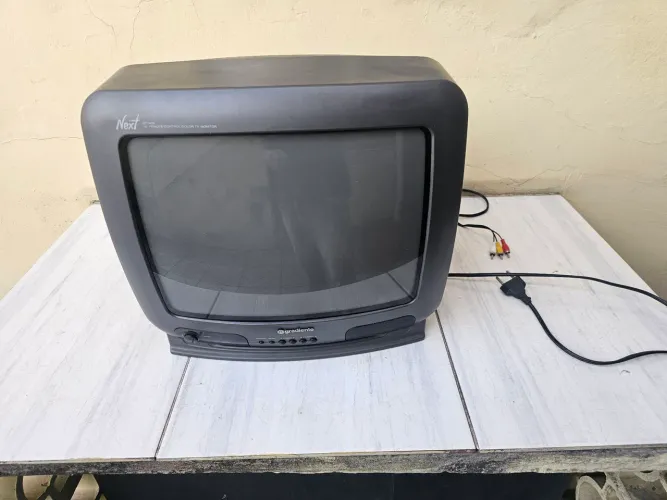 "tv de tubo" - TVs no Brasil