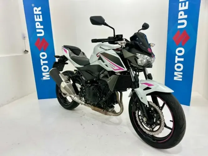 Motos Kawasaki Z 400 no Brasil