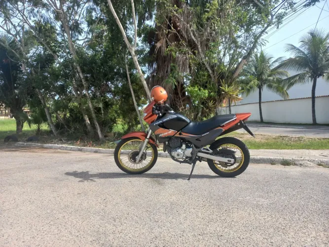 Motos Honda NX 4 Falcon 400 no Brasil