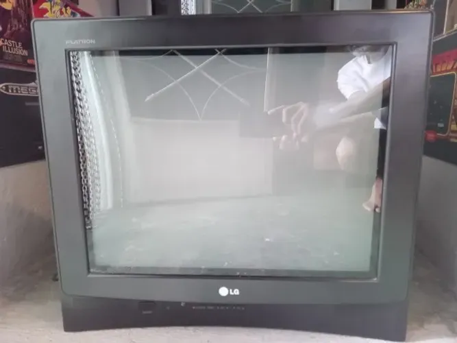 "tv de tubo" - TVs no Brasil