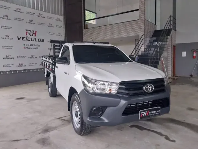 Toyota Hilux Chassi 4X4 2.8 TDI Diesel Mec. Usados e Novos