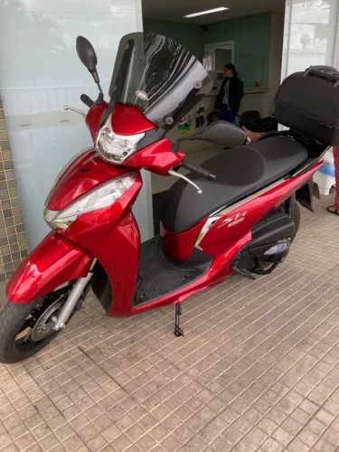 Motos Honda SH 300i no Brasil